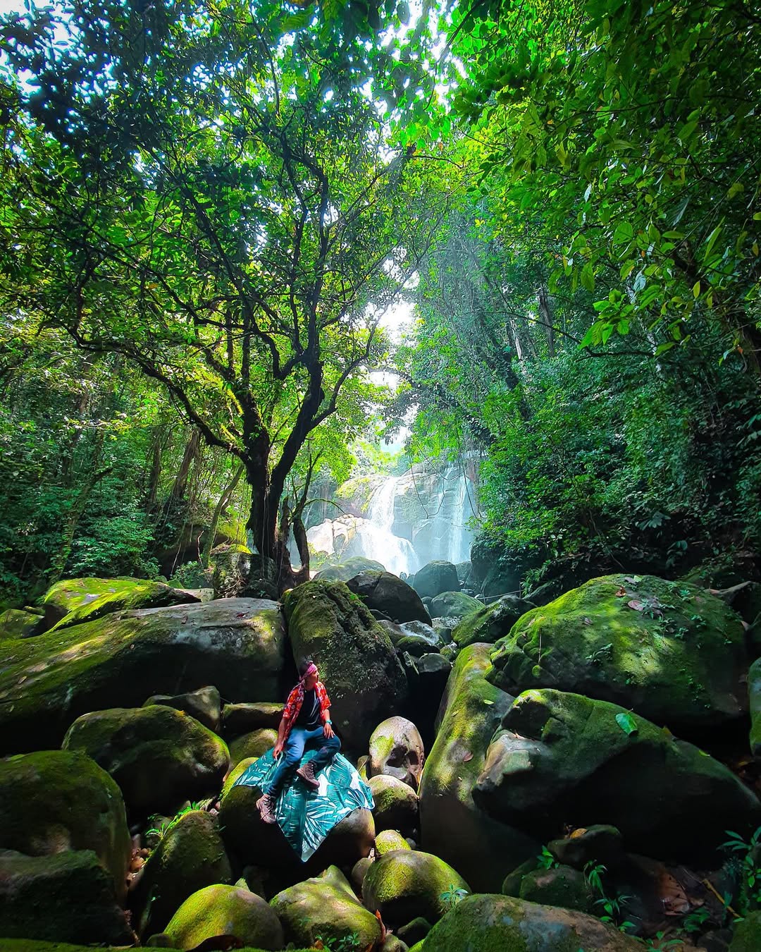 Top 20 hiking spots in Sarawak – Statos
